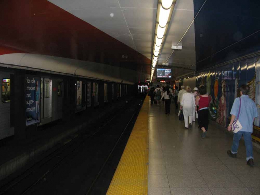 ACO Toronto - Queen Subway Station